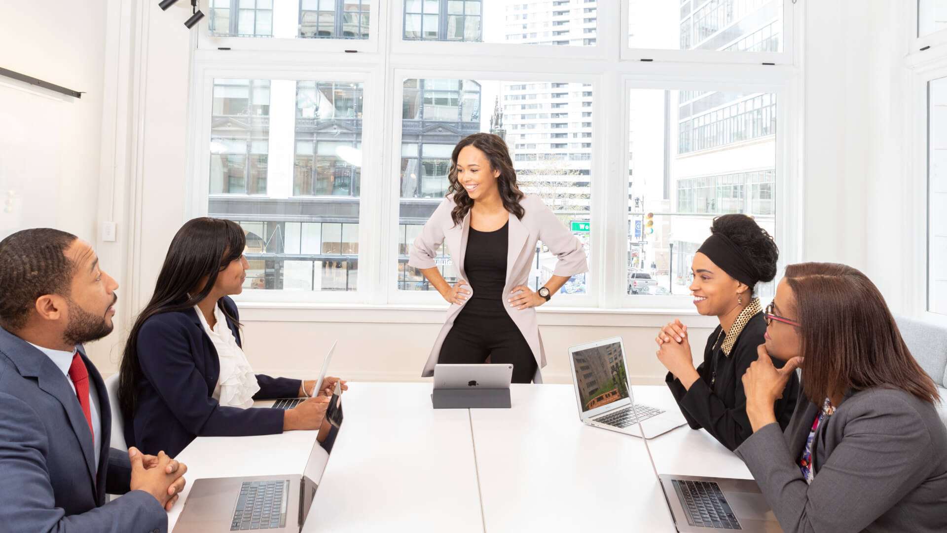 7 Leadership Coaching Style Examples and Real Life Applications