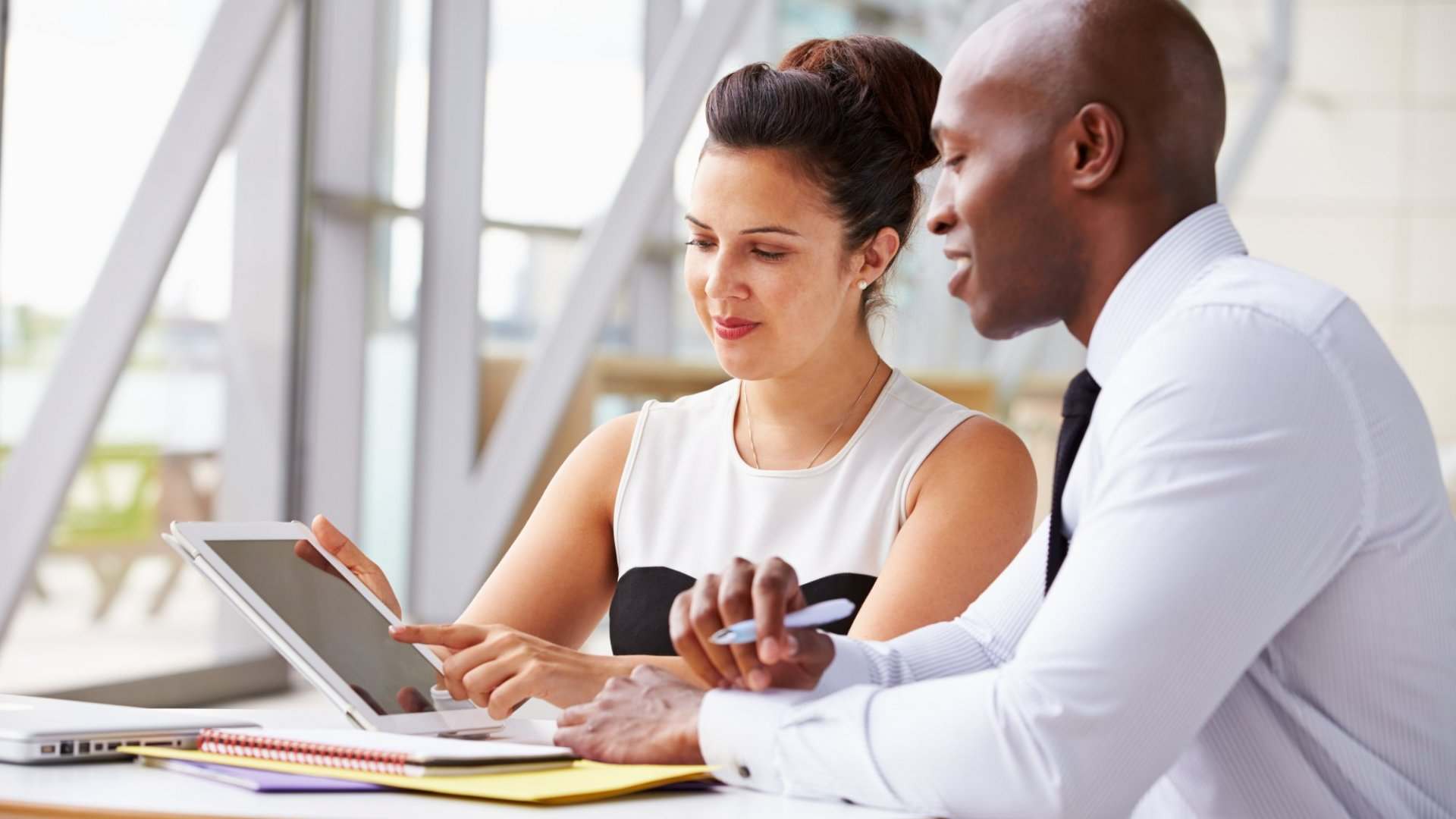 Certified Leadership Coach: How They Help, Benefits And Tips
